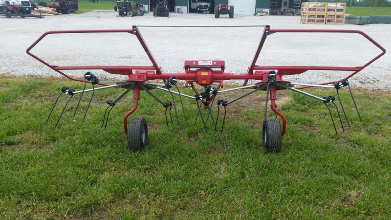 Walt's Tractor - Stark City, MO - LS Tractors & Grasshopper