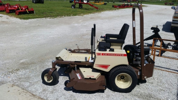 Walt's Tractor - Stark City, MO - LS Tractors & Grasshopper